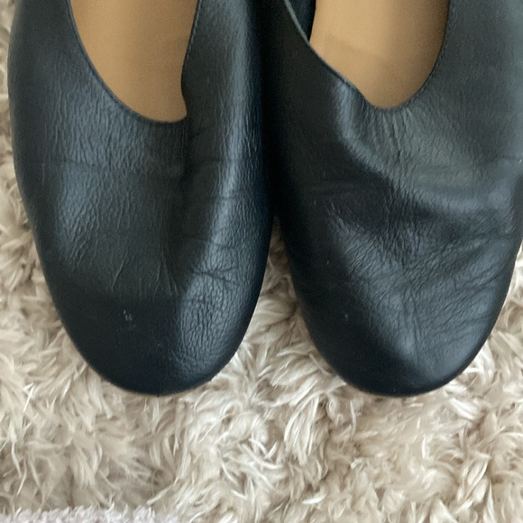 Everlane | Shoes | Everlane The Italian Leather Day Glove Round Toe ...